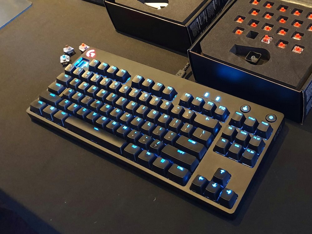 Logitech ra mắt chuột chơi game G604 Speedlight và bàn phím G Pro X tại ...