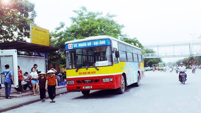 Xe bus không phải là thủ phạm gây ùn tắc giao thông ở Hà Nội