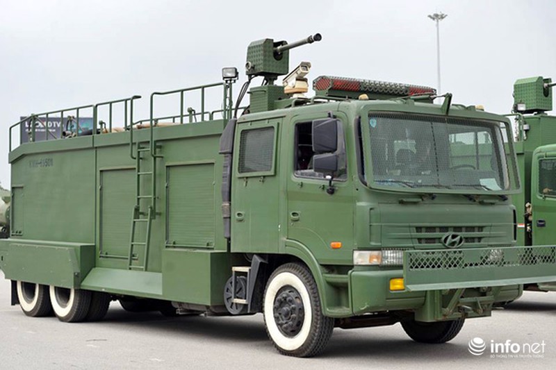 CSCĐ Hà Nội phô diễn lực lượng, xe chiến đấu hiện đại