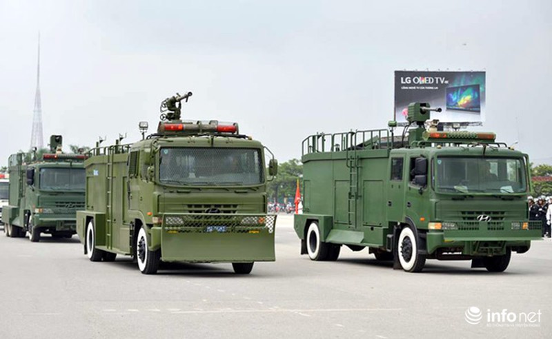 CSCĐ Hà Nội phô diễn lực lượng, xe chiến đấu hiện đại