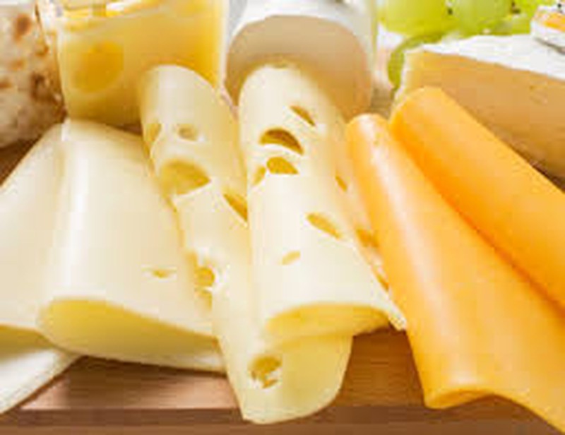 Phomat sữa dê chưa qua thanh trùng, bị nhiễm khuẩn chưa được cấp phép