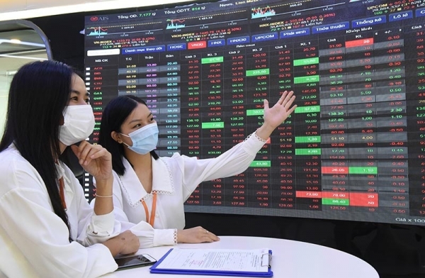 More securities firms go public