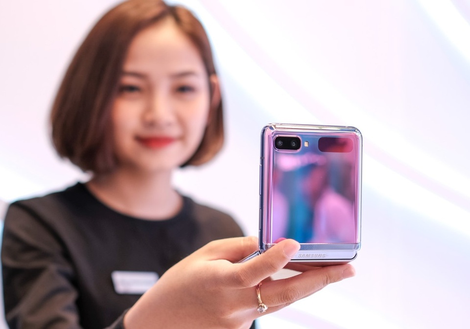 Galaxy Z Flip đang giảm giá gần 15 triệu ở Việt Nam